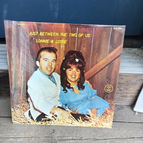 Media | 1972 Lonnie And Lottie Vinyl Record | Poshmark